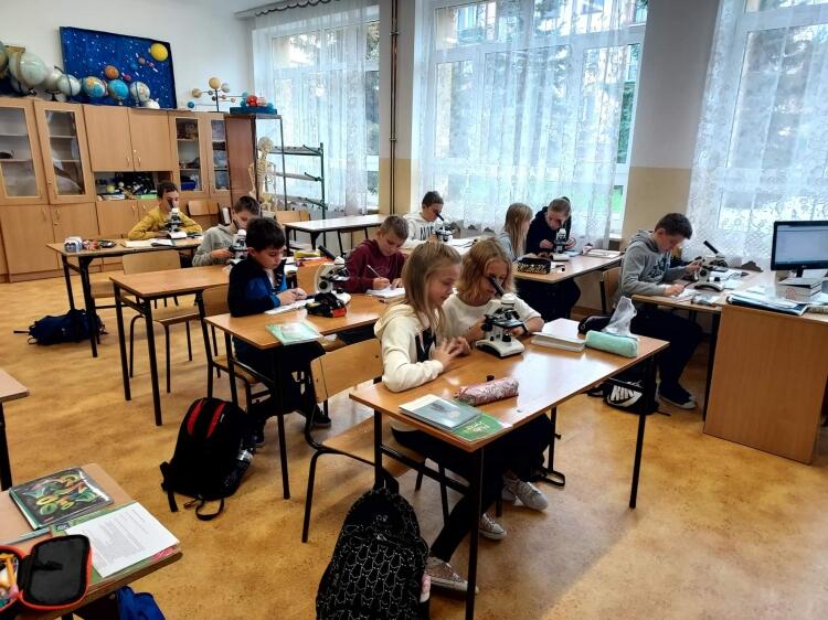 LABORATORIA PRZYSZŁOŚCI – PODSUMOWANIE PAŹDZIERNIKOWYCH DZIAŁAŃ - Szkoła Podstawowa im. Komisji ...